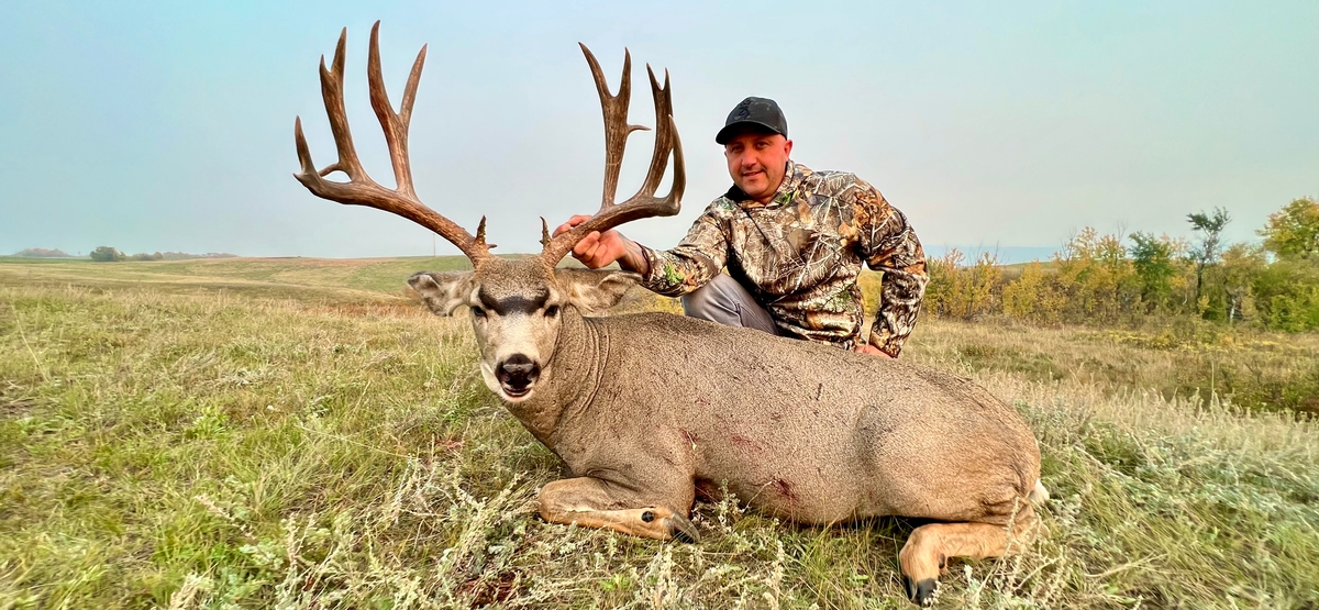 Mule Deer Hunts - Timber King Outfitting