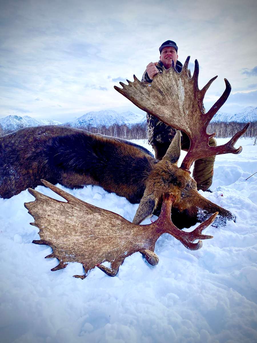 Hunting Moose in Kamchatka, Russia | Outfitted Moose Hunts